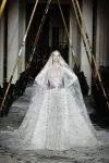 20 модни фустани погодни за кралска венчавка 16941_2