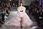 25 Couture Grammys میں ریڈ کارپٹ کے لئے قسمت میں لگ رہا ہے 16942_2