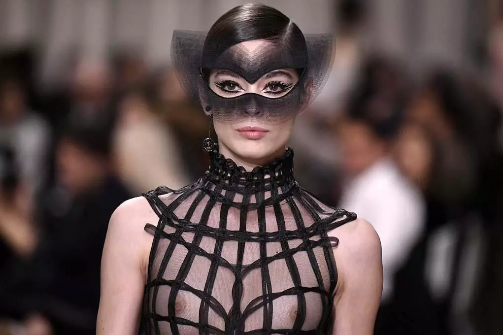 13 máscaras impresionantes e fermosas do desfile Dior Couture 16945_4