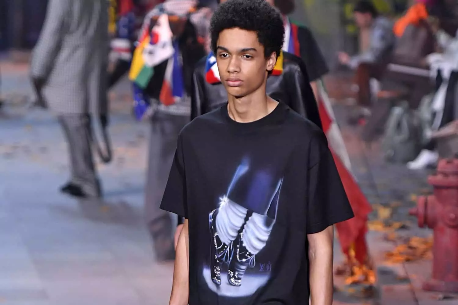 Louis Vuitton Pulls Michael Jackson Merch ، Julie de Libran Talks Sonia Rykiel چىقىش