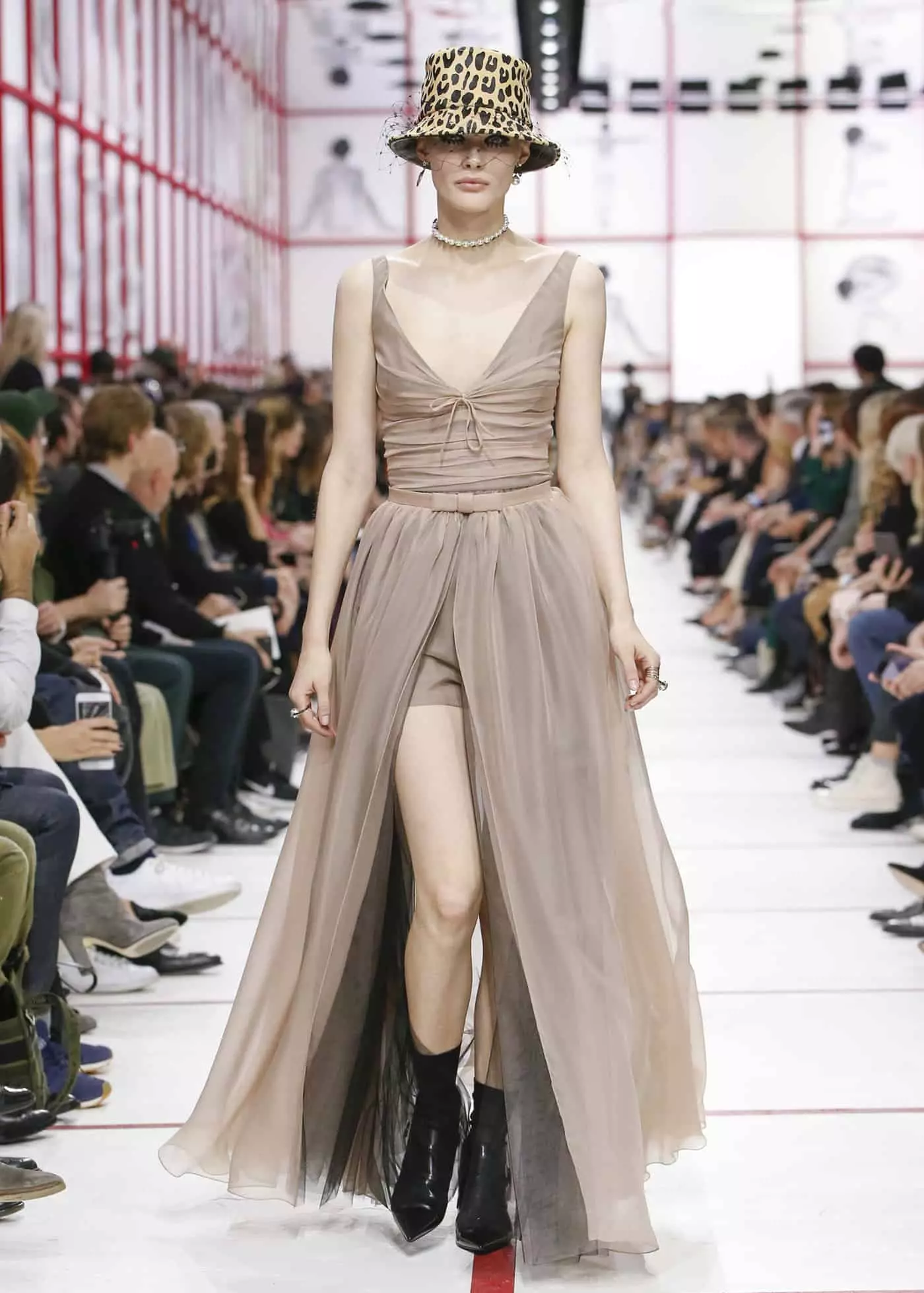 Dior je imel največji medijski vpliv na PFW, Pat McGrath Labs se širi 17061_3