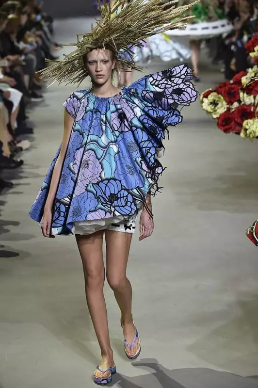 Viktor & Rolf Couture Xuân 2015 17278_15