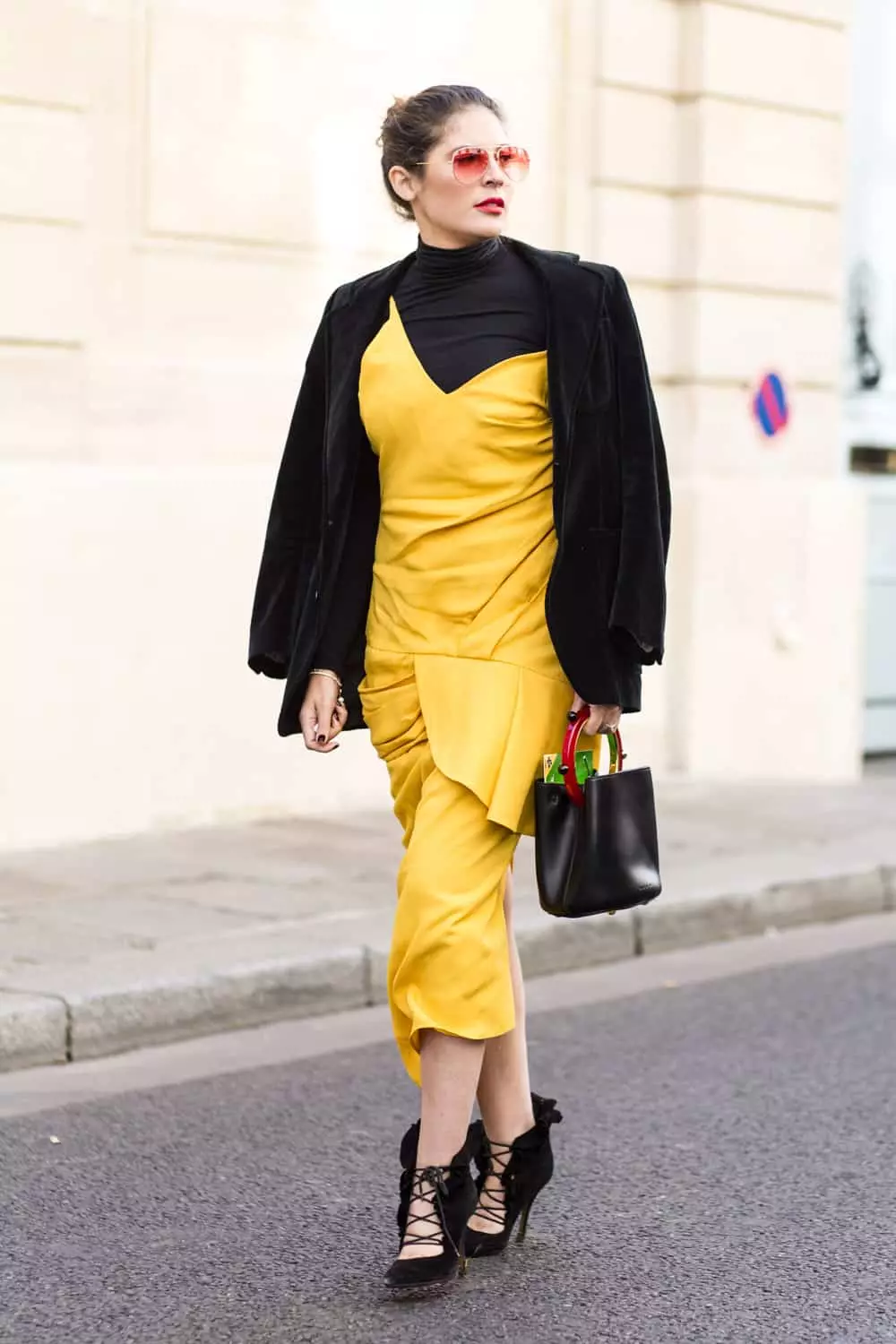 รวมภาพสตรีทสไตล์สุดเท่จาก Paris Fashion Week 18062_106