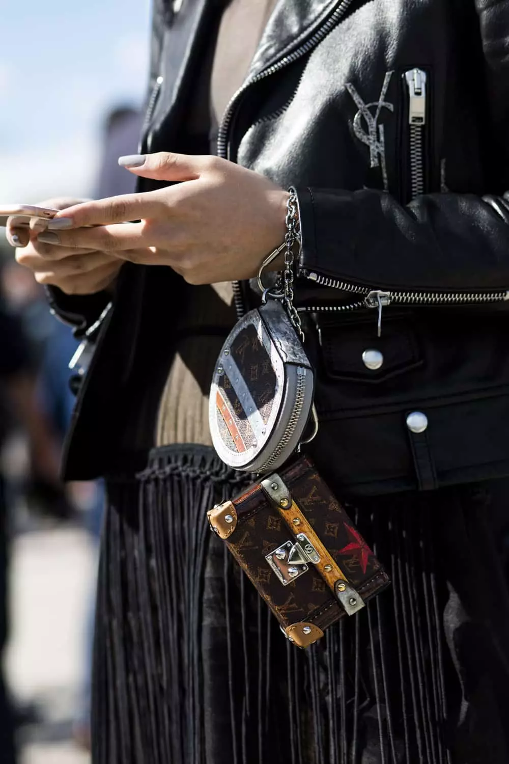 Toutes les meilleures photos de street style de la Fashion Week de Paris 18062_15