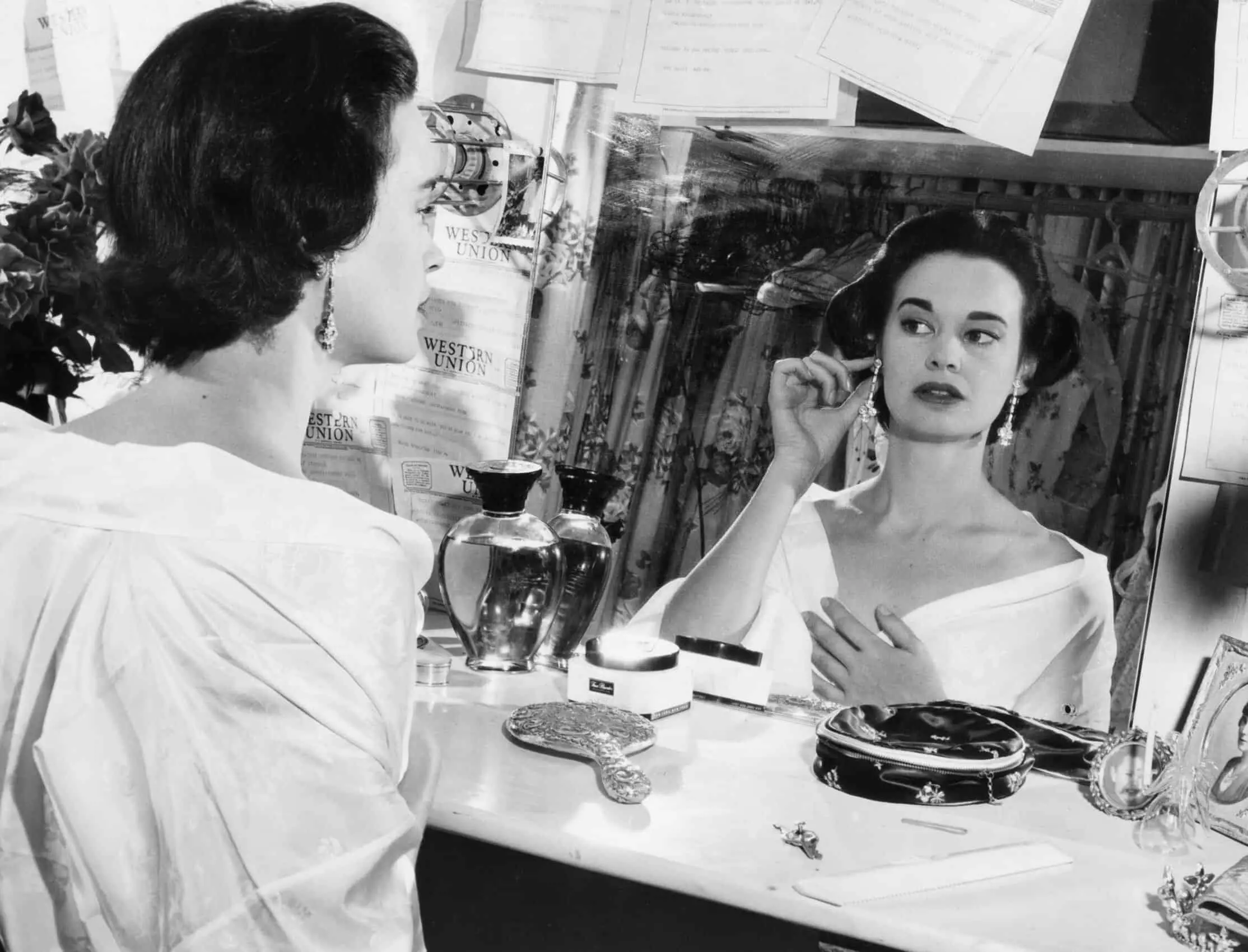 Gloria Vanderbilt เสียชีวิตแล้ว ยอดขายของ Chanel เพิ่มขึ้นเรื่อยๆ