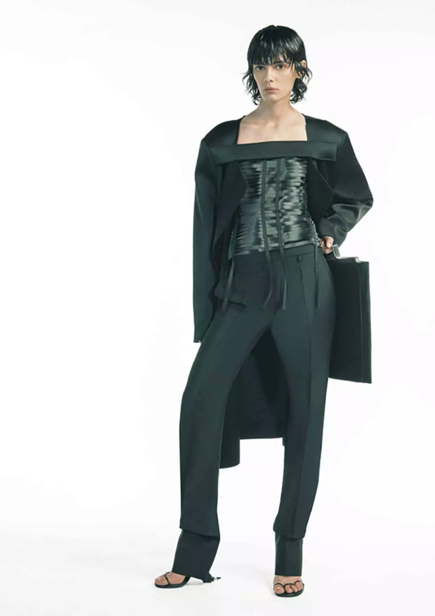 ICYMI! Париската модна недела: RIP Kenzo, The New Givenchy и повеќе 18326_24