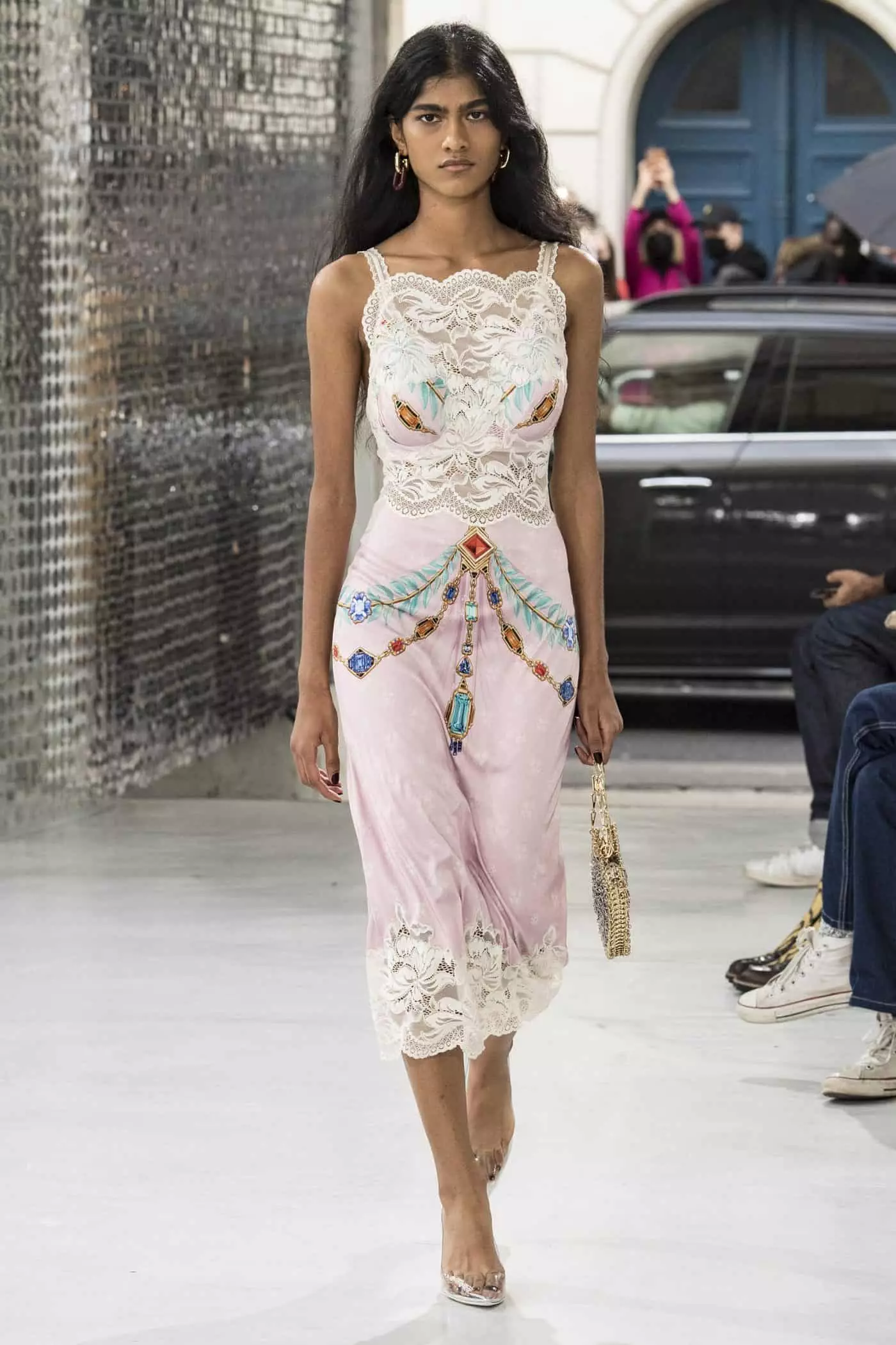 ICYMI! Париската модна недела: RIP Kenzo, The New Givenchy и повеќе 18326_59