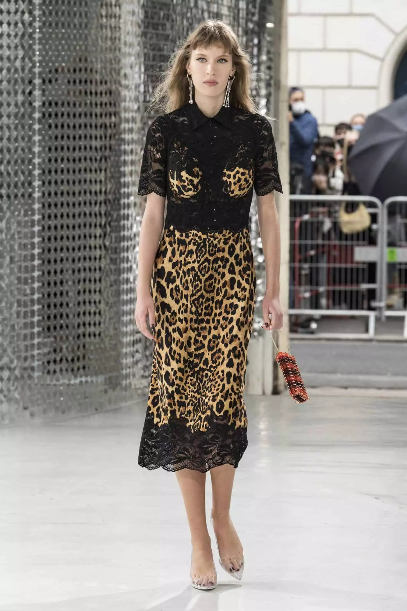 ICYMI! Paryžiaus mados savaitės pasimatymas: RIP Kenzo, The New Givenchy ir kt 18326_65