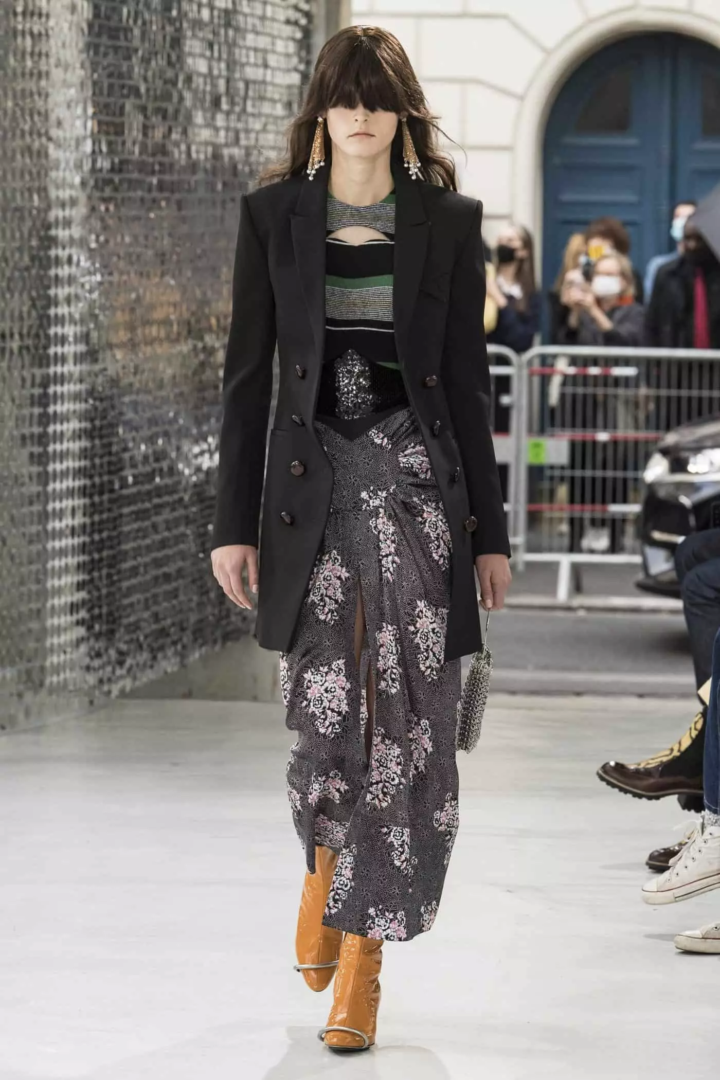 ICYMI! Париската модна недела: RIP Kenzo, The New Givenchy и повеќе 18326_67
