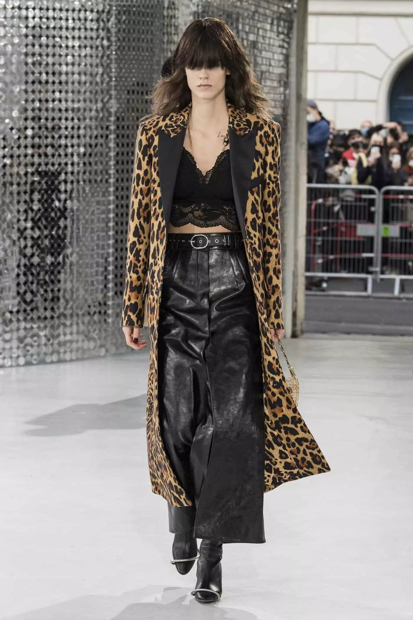 ICYMI! Paris Fashion Week Catchup: RIP Kenzo, Iyo New Givenchy, uye Zvimwe 18326_75