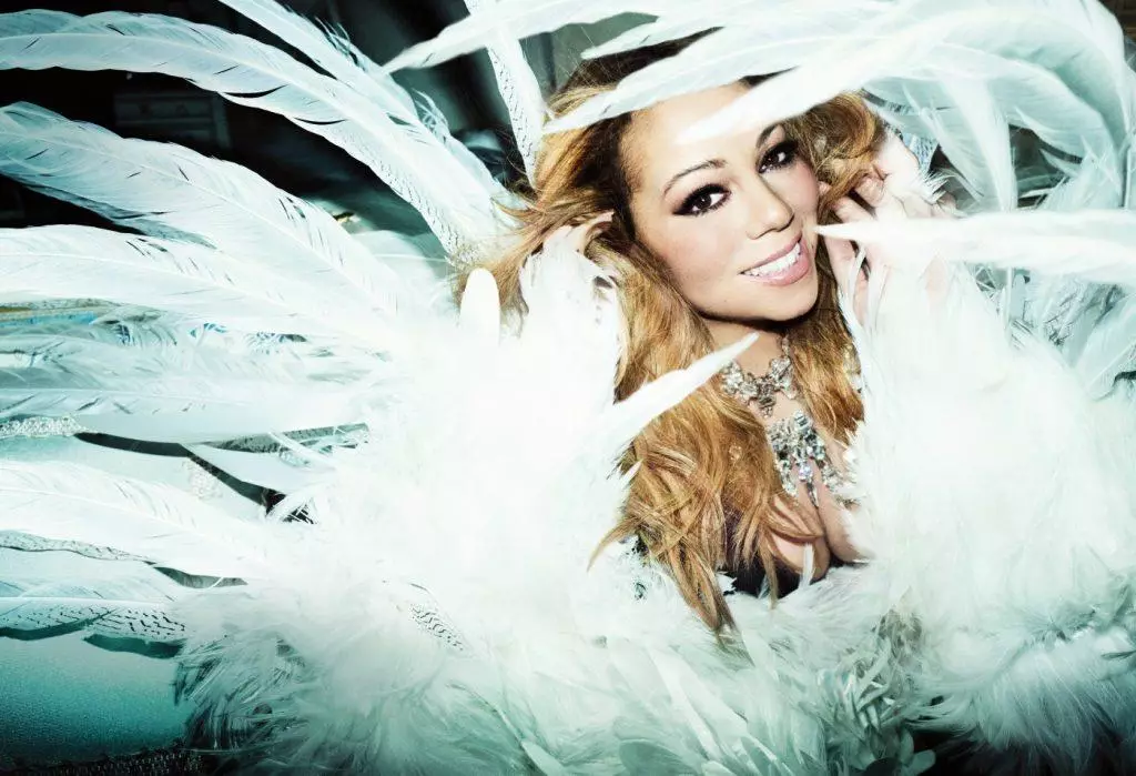 Exclusivo! Mariah Carey rastreia o Grammy na história da capa da revista Dishy V 18339_2