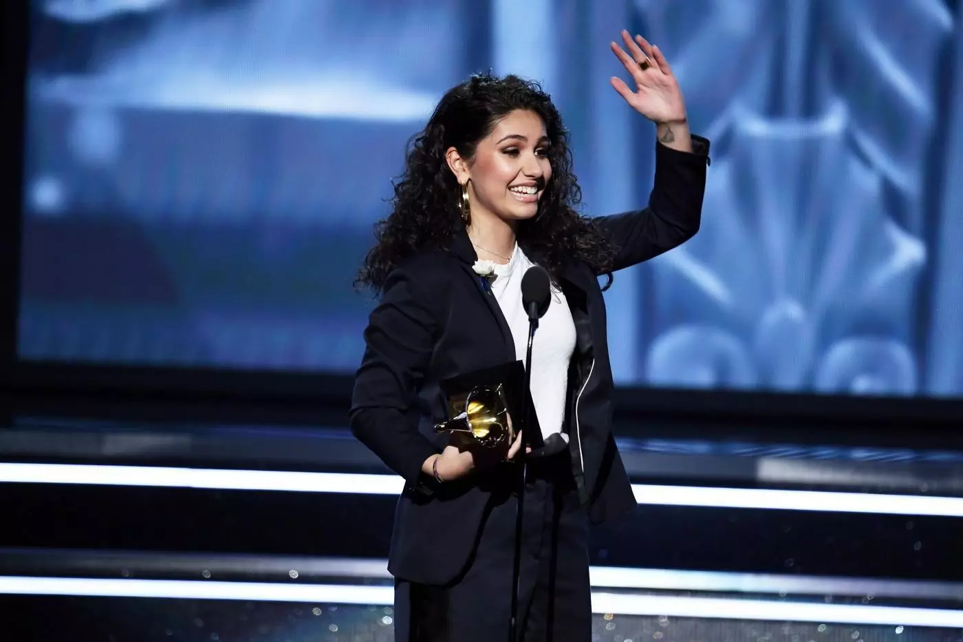 Présidhèn Grammy Ngandika Wanita Kudu "Step Up" kanggo Menang Penghargaan Liyane