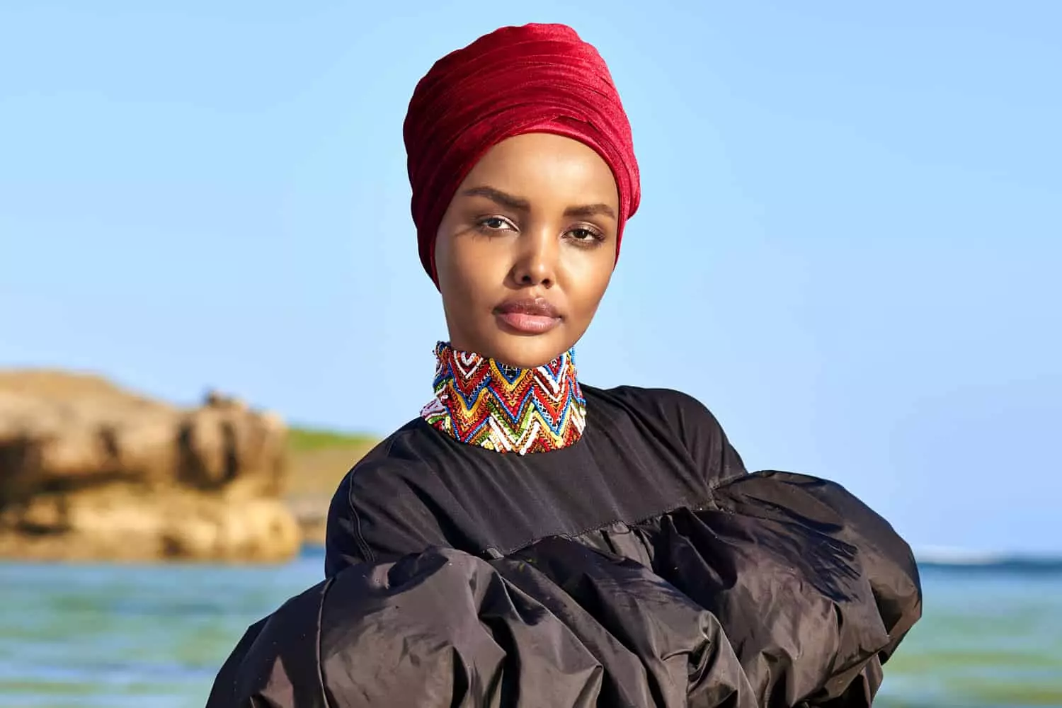 Halima Aden ສ້າງປະຫວັດສາດໃນຊຸດກິລາຊຸດລອຍນ້ໍາແບບໃຫມ່