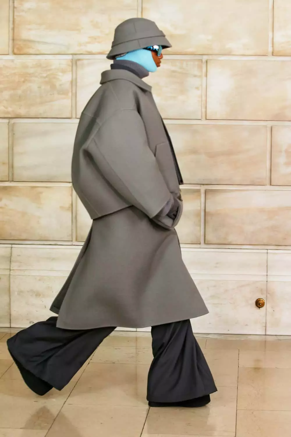 Velike trepalnice in večje silhuete: Marc Jacobs naredi vse, da se vrne na vzletno-pristajalno stezo 1905_12