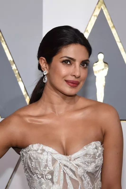 10 Pemenang Oscars Beauty Looks 19255_17