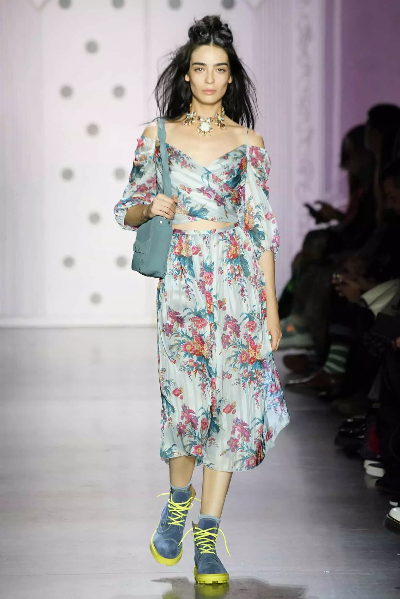 Anna Sui nije obožavateljka novog, kraćeg modnog kalendara 19862_20