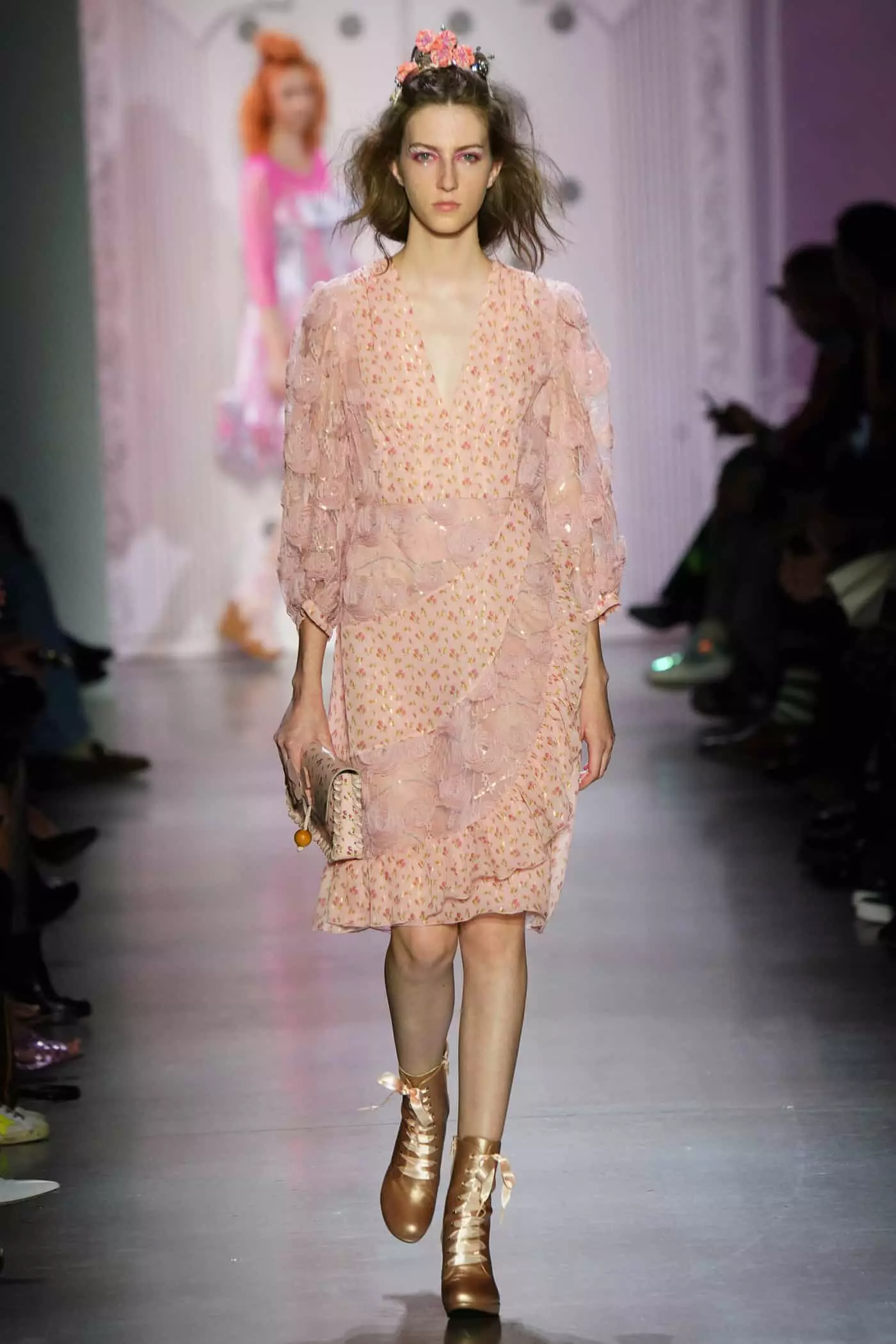 Anna Sui Yeni, Daha Qısa Moda Təqviminin Pərəstişkarı Deyil 19862_40