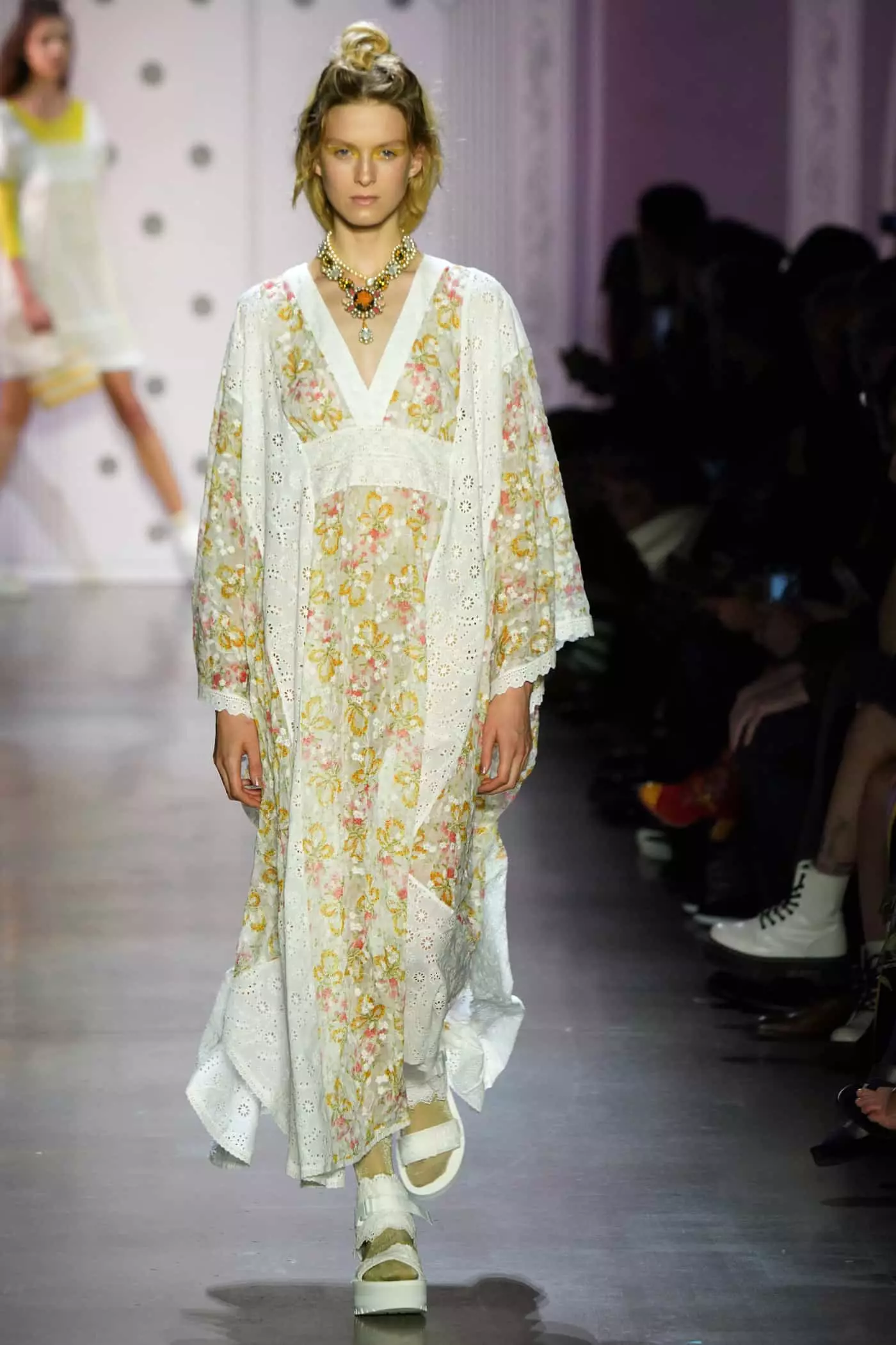 Anna Sui nije obožavateljka novog, kraćeg modnog kalendara 19862_48