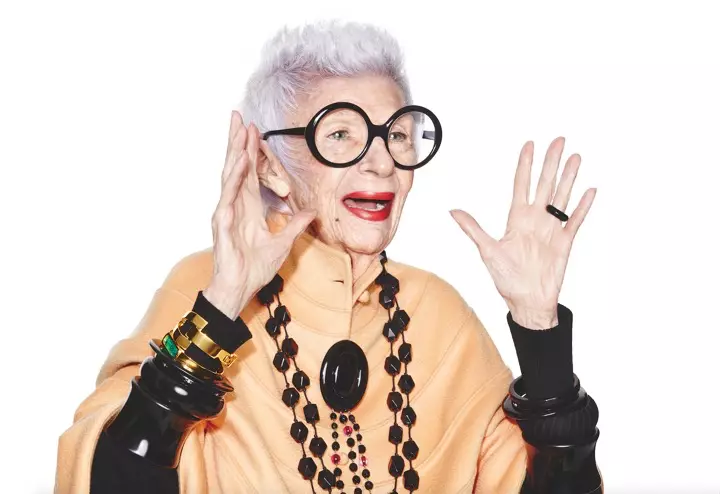 Iris Apfel, 94, aprovecha la tecnología para vestir 19926_1