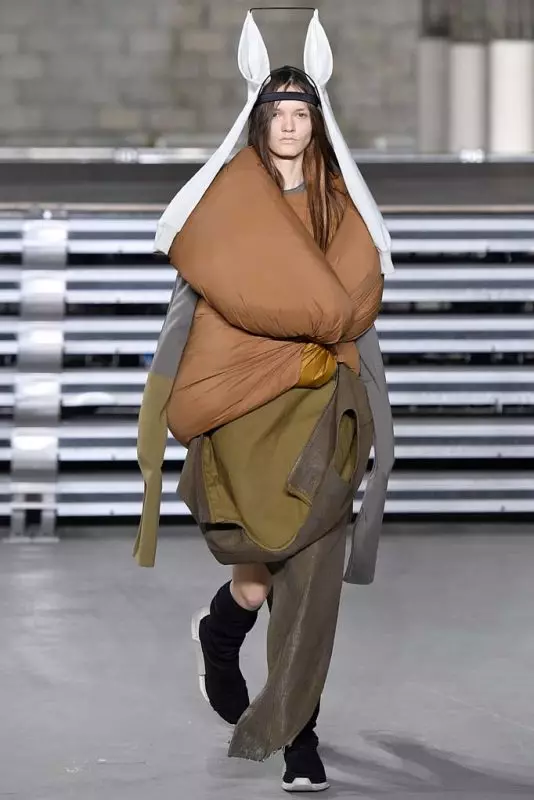 Paris Fashion Week: Dina 3 lan 4 20003_4