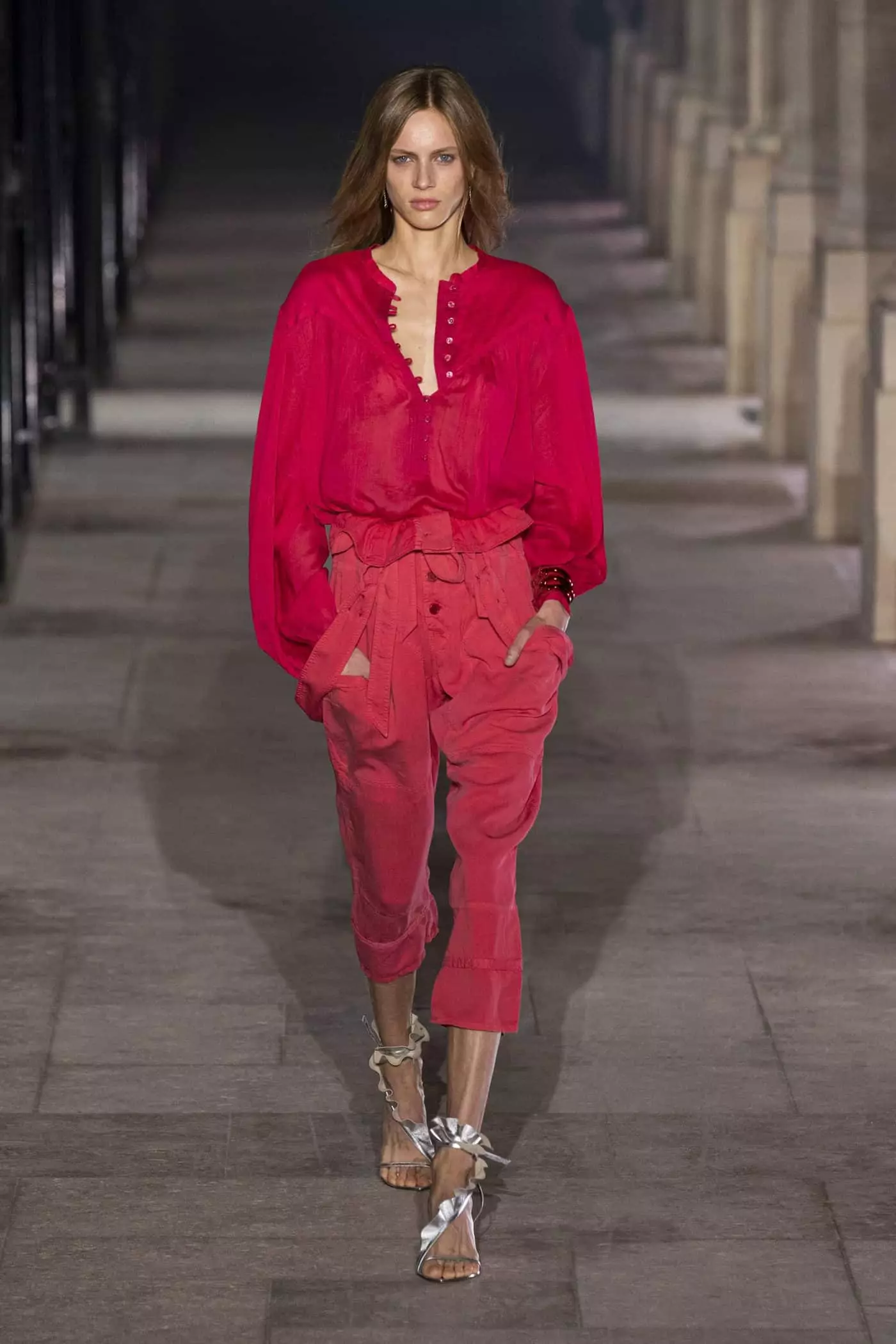 Isabel Marant, Isabelle Huppert, û LOEWE's Show-on-the-Wall! Xalên Axaftina weya bingehîn a PFW 20023_17