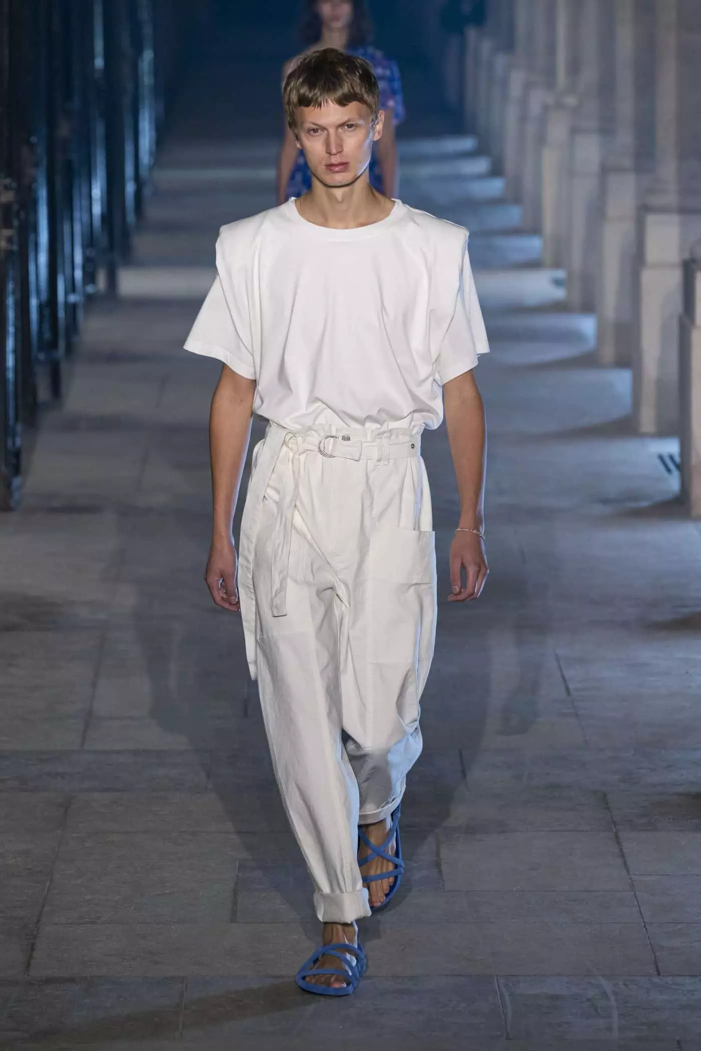 Isabel Marant, Isabelle Huppert ja LOEWE show-on-the-Wall! Teie olulised PFW jutupunktid 20023_34