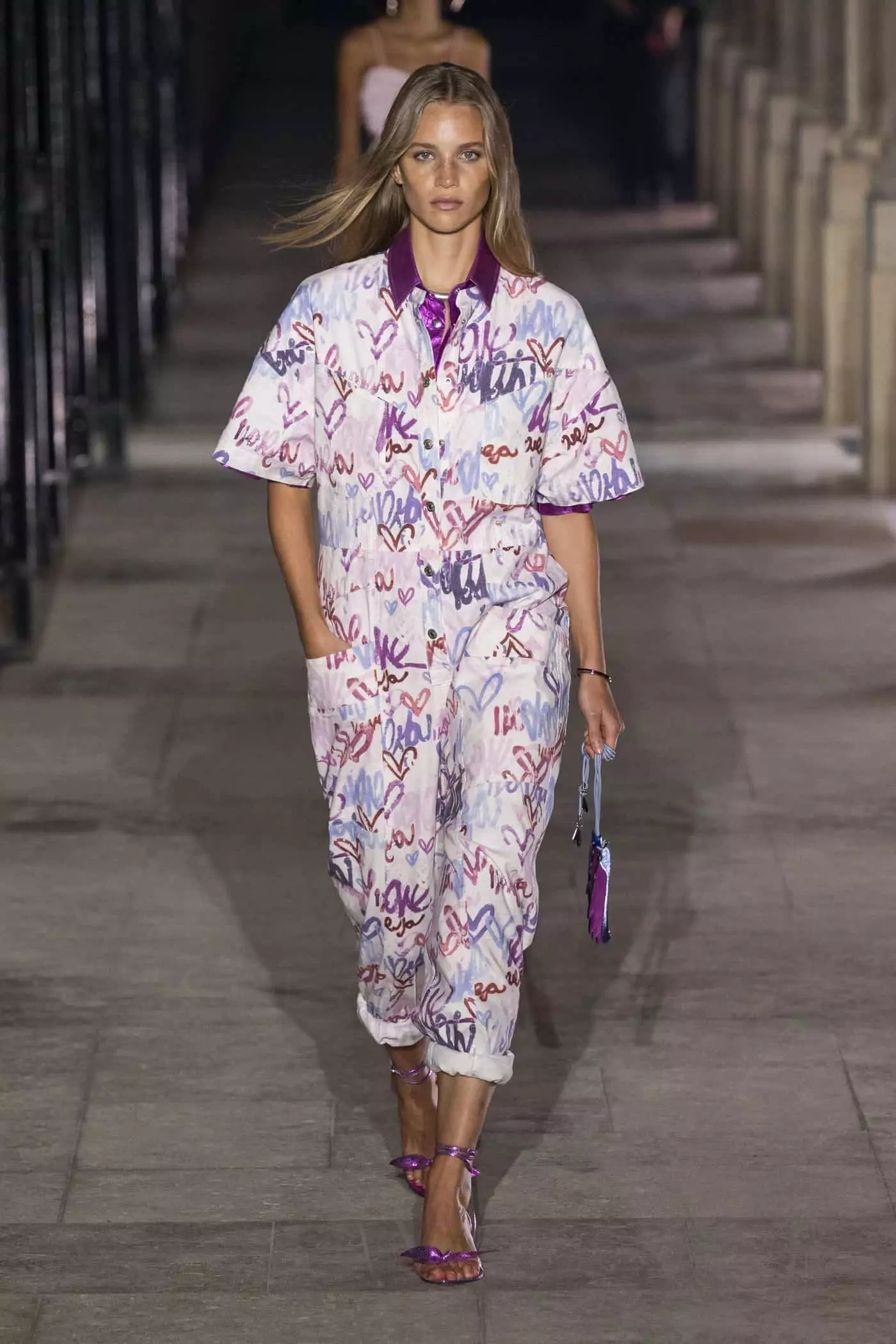 Isabel Marant, Isabelle Huppert და LOEWE's Show-on-the-Wall! თქვენი ძირითადი PFW სასაუბრო პუნქტები 20023_6