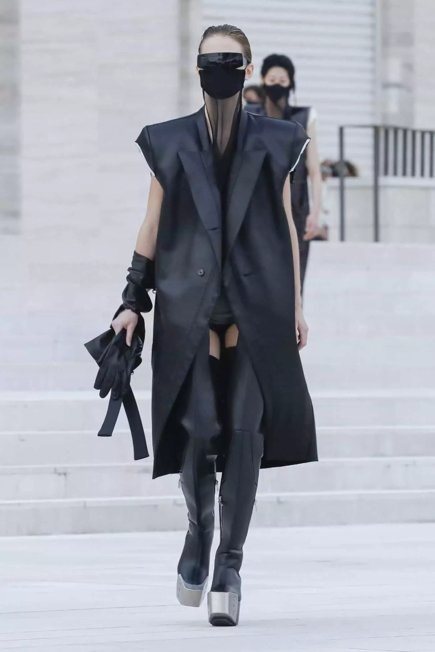 Izabel Marant, Izabel Xuppert va LOEWEning devordagi namoyishi! Sizning asosiy PFW suhbat nuqtalaringiz 20023_73