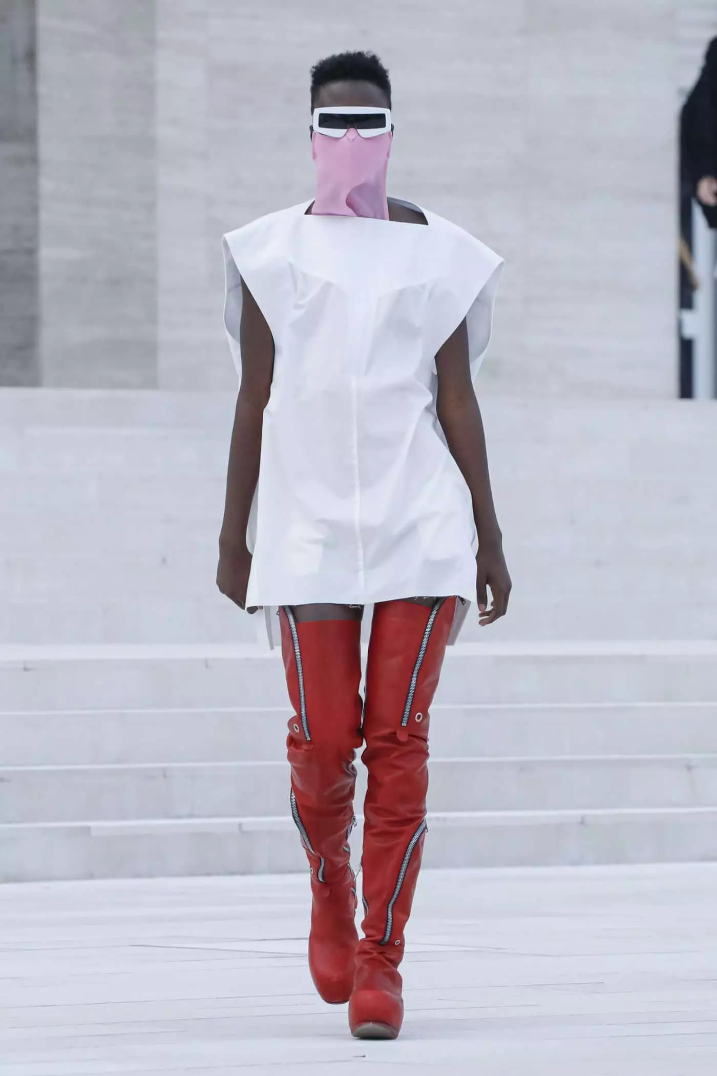 Isabel Marant, Isabelle Huppert ja LOEWE show-on-the-Wall! Teie olulised PFW jutupunktid 20023_99