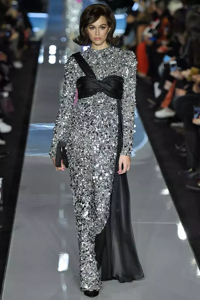 Jackie O. Clones Storm the Runway at Moschino, J.Law reagearret op jurkkontroversy 20145_10