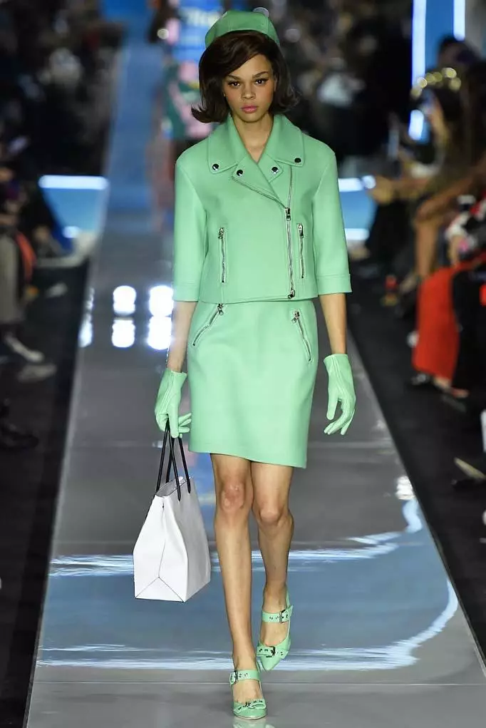 Jackie O. Clones Storm the Runway at Moschino, J.Law reagearret op jurkkontroversy 20145_3