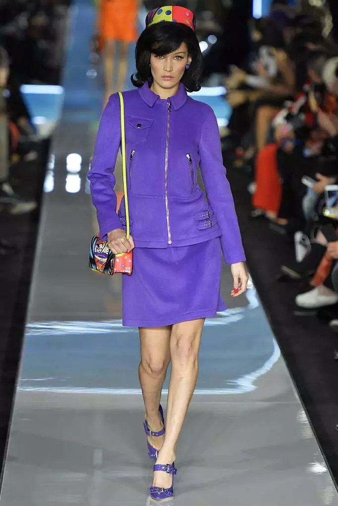 Jackie O. Clones Storm the Runway at Moschino, J.Law reagearret op jurkkontroversy 20145_5