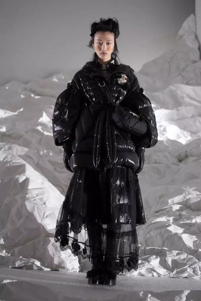 Moncler သည် မနေ့ညက စုစည်းမှုအသစ် 8 ခုကို ချပြခဲ့ပြီး ၎င်းတို့သည် Genius ဖြစ်သည်။ 20147_28