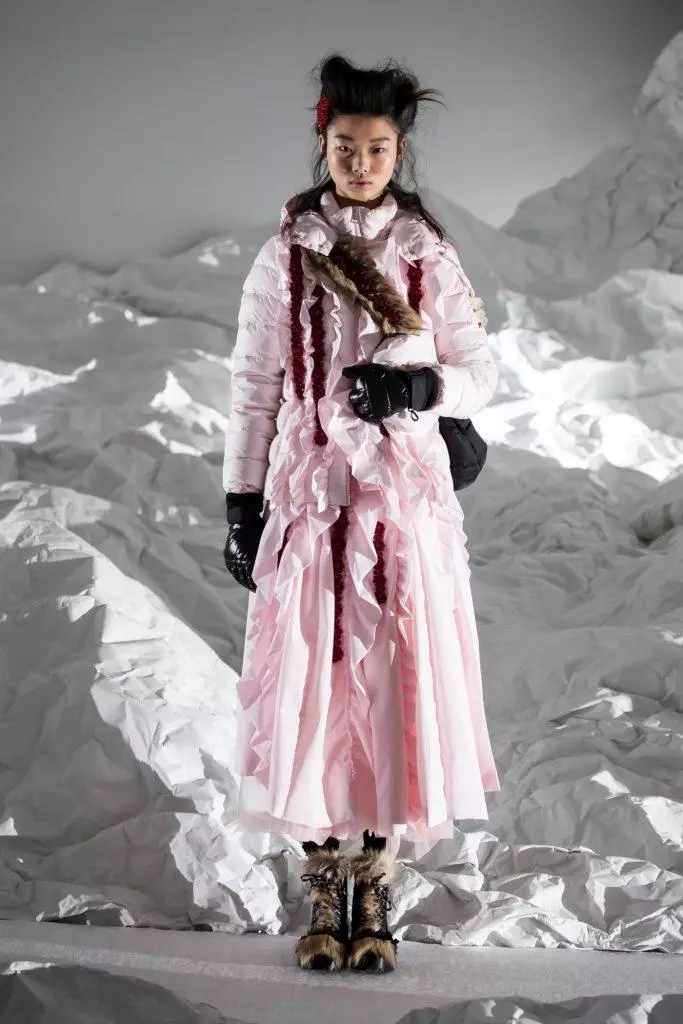 Moncler кечээ кечинде 8 жаңы коллекцияны чыгарды жана алар гений 20147_32