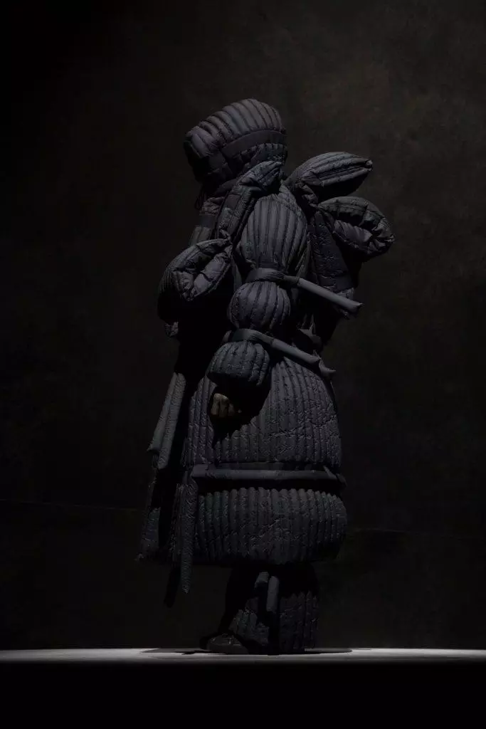 Moncler кечээ кечинде 8 жаңы коллекцияны чыгарды жана алар гений 20147_35