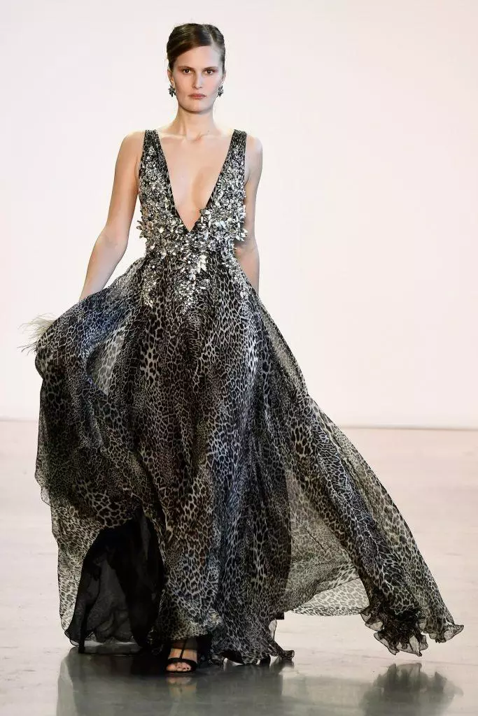 Ndị na-emepụta Badgley Mischka na-eji ngwa ọhụrụ nweta nzaghachi oge na NYFW 20172_2