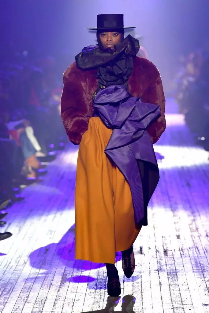 Marc Jacobs Show Hit by Abaharanira Inyamaswa bigaragambyaga, Umuhango wo gufungura ibirori byo kwerekana imideli muri Disneyland 20175_2