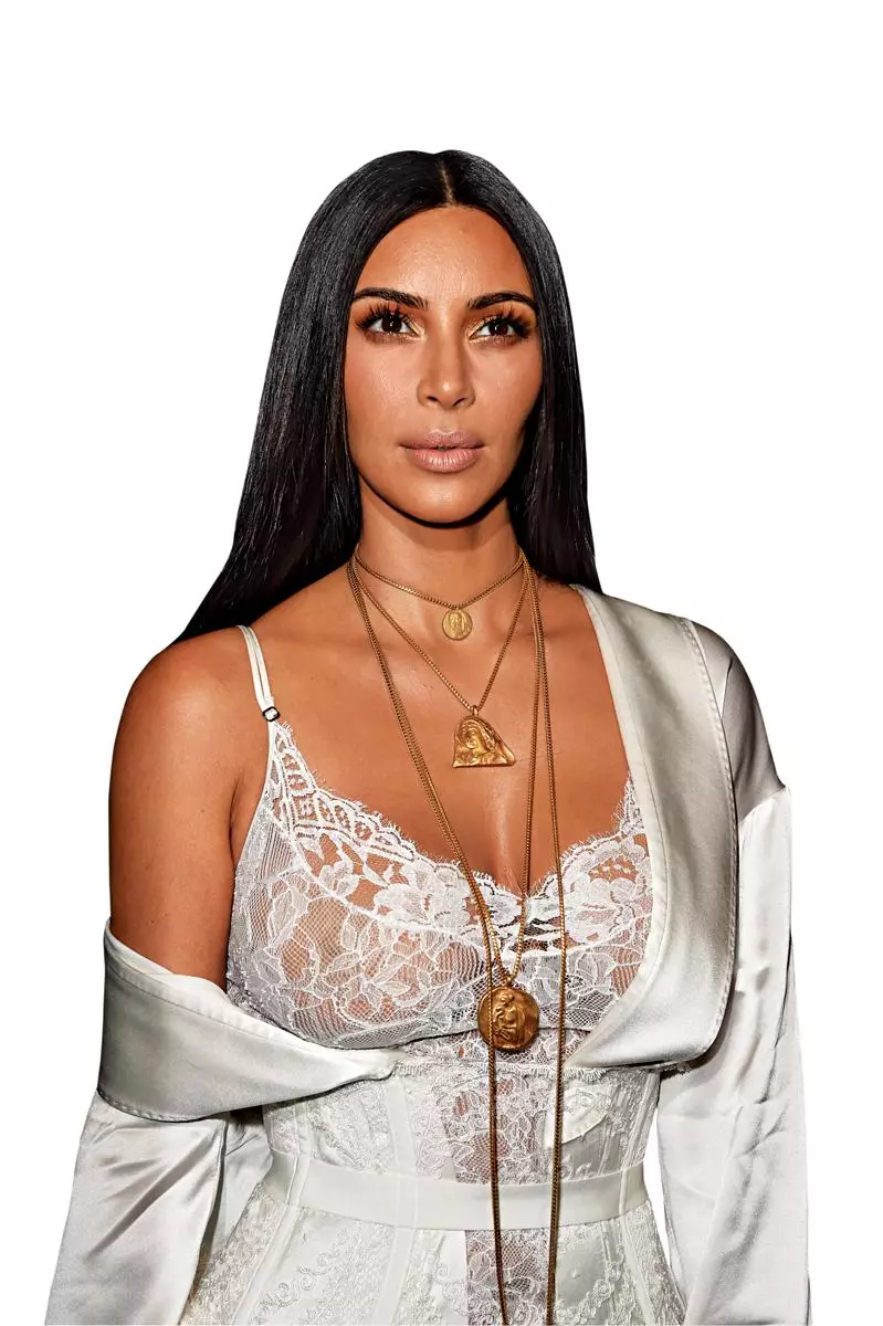 Kim Kardashian's Makeup Artist, Mario Dedivanovic, Faʻasoa le Fautuaga Sili Na Ia Tuuina Atu ia te Ia 20180_3