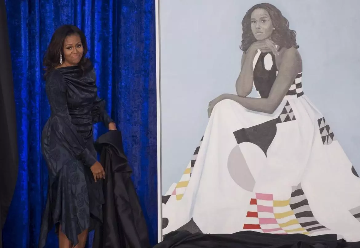 Michelle Obama draagt ​​Milly in officieel portret, Isaac Mizrahi wijt gewichtstoename aan Trump Administration 20183_1