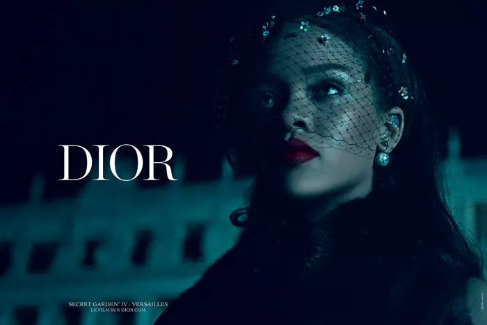 Rihanna skráir sig opinberlega í sögu Dior 20294_7