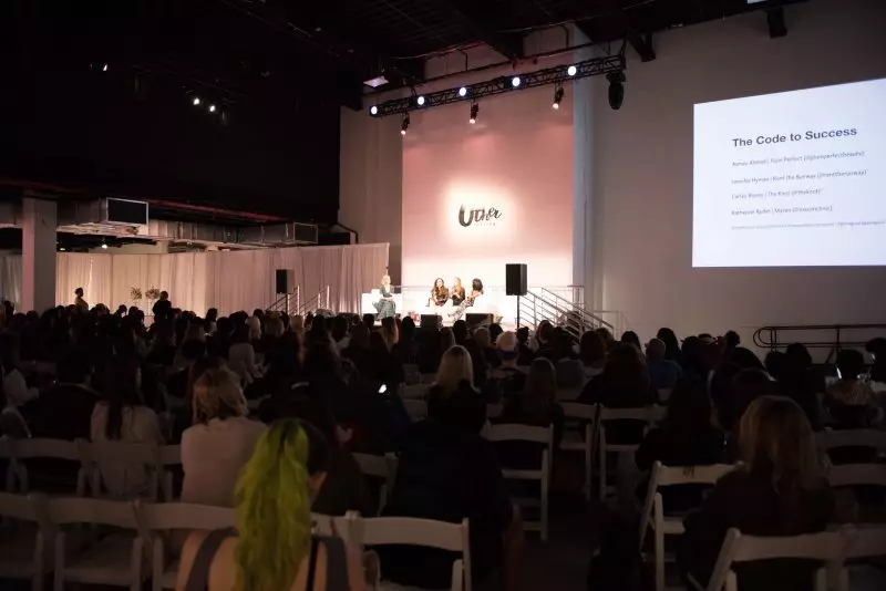 Laura Brown! Jenna Lyons! Beýleki festiwalda düşen zatlar 20530_3