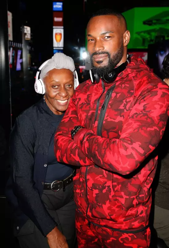 Beats Mengungkapkan Penghargaan Times Square untuk Edward Enninful 20618_5