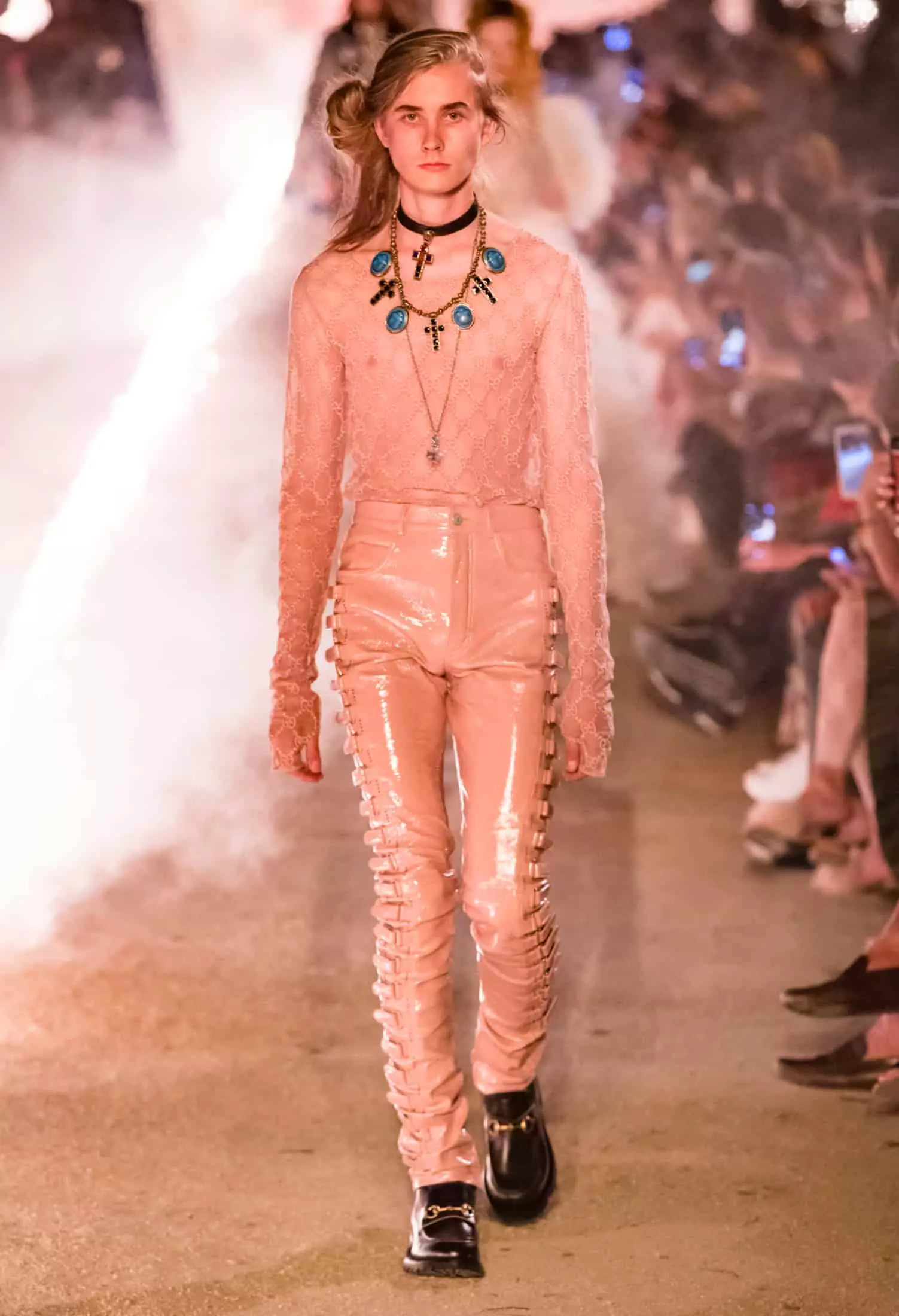 Gucci se 2019 Cruise Show was heeltemal creepy (op 'n goeie manier) 20889_5