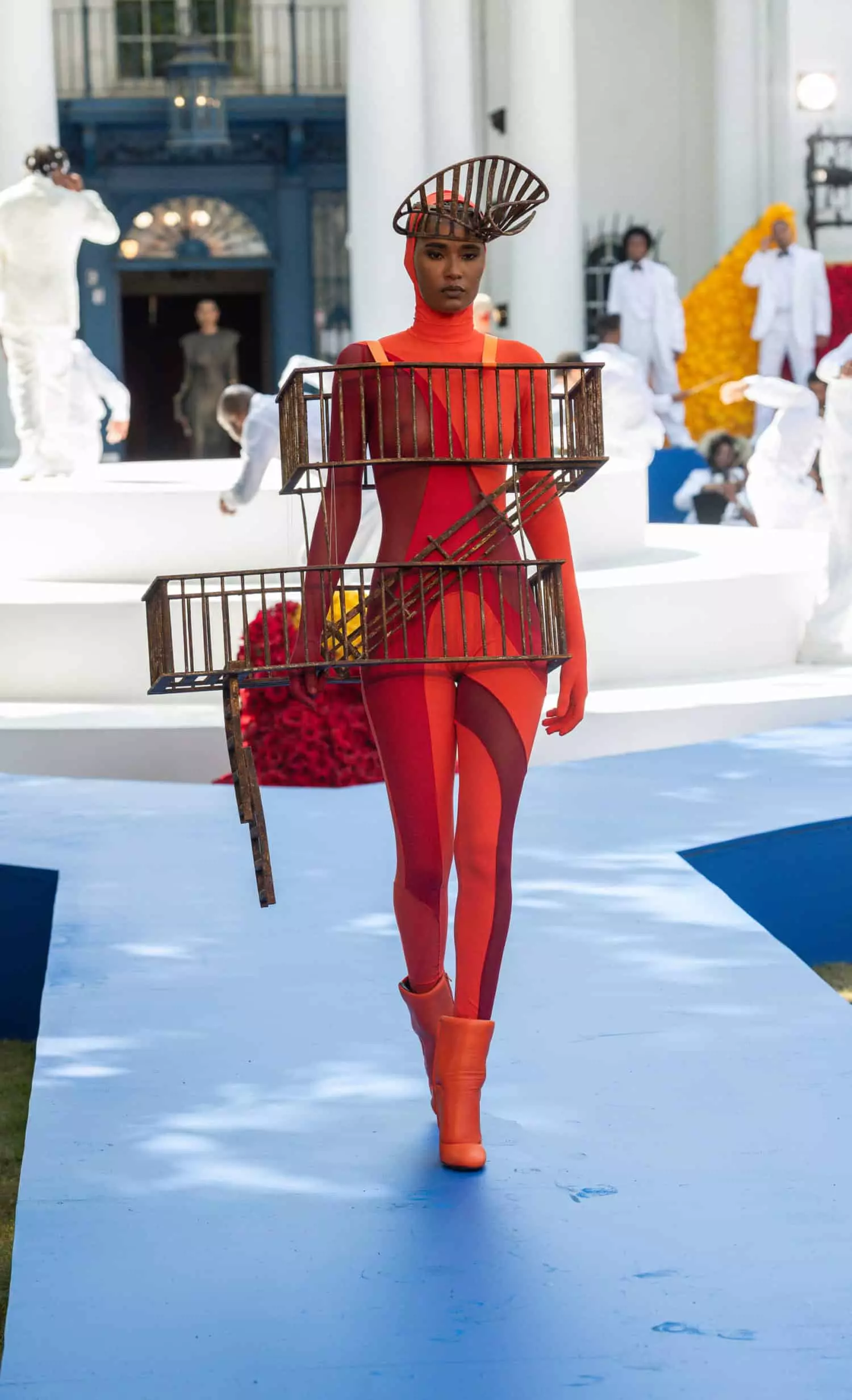 Le défilé historique de haute couture Pyer Moss a finalement eu lieu samedi, voici ce qui s'est passé 2126_21