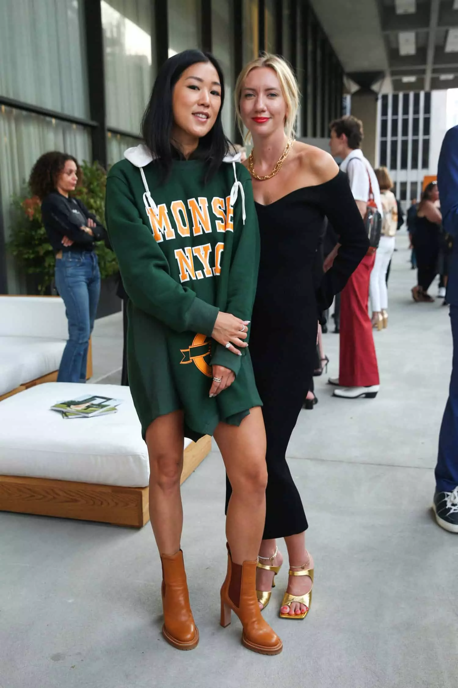 NYFW Events Diary: Out to Dinner with Kendall Jenner & FWRD, Brands Celebrate their Collections Over Cocktails, Tanya Taylor’s Flower Cart, Plus! Οικογενειακή γιορτή του Dior 213_55