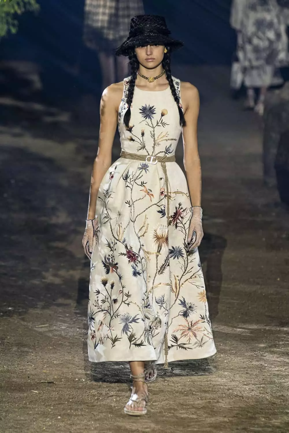 Dior va nel bosco per la primavera 2020 21468_24