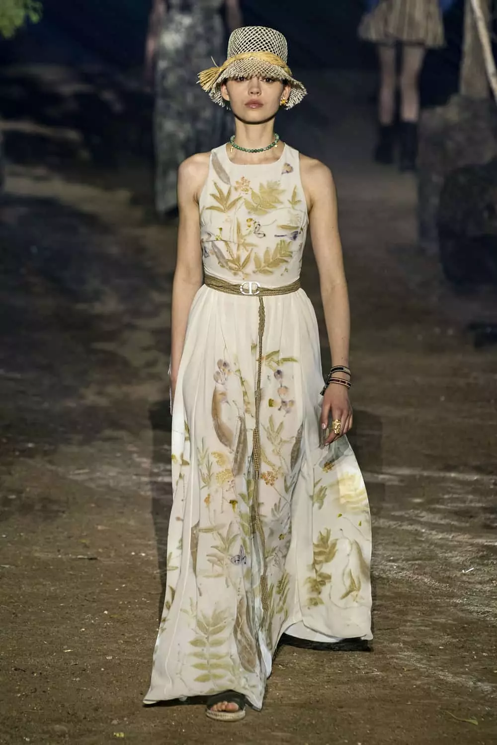 Dior Goes Into the Woods por Printempo 2020 21468_29