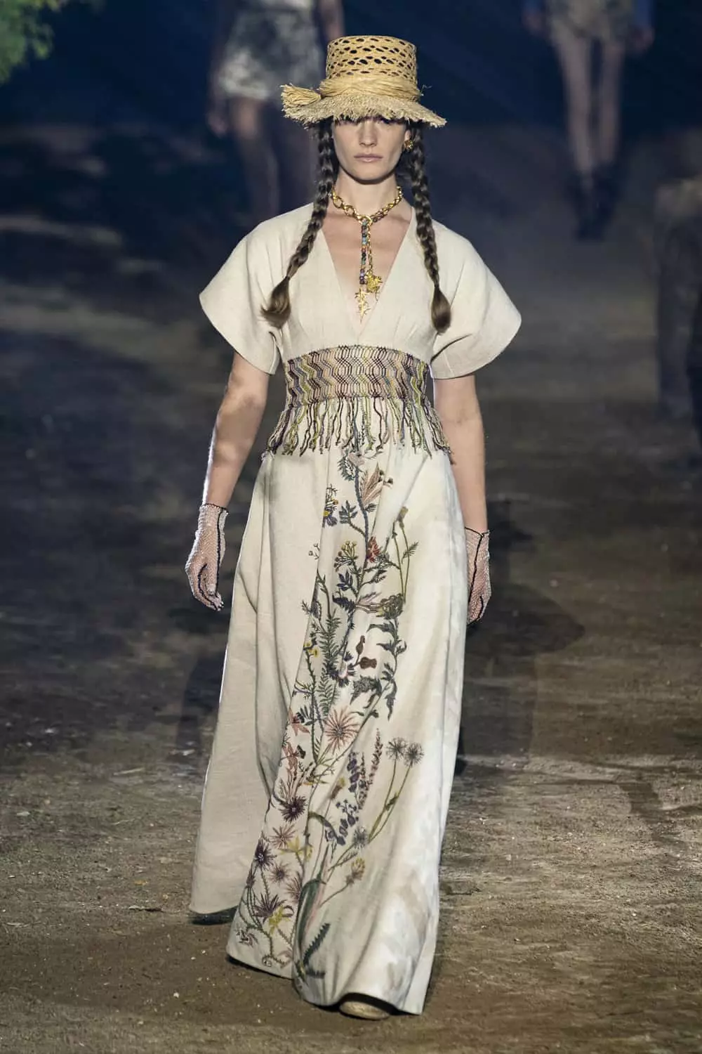 Dior Goes Into the Woods por Printempo 2020 21468_33