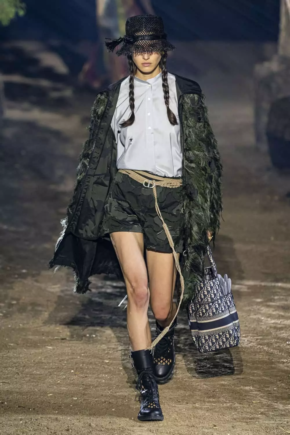 Dior Goes In the Woods kanggo Spring 2020 21468_35