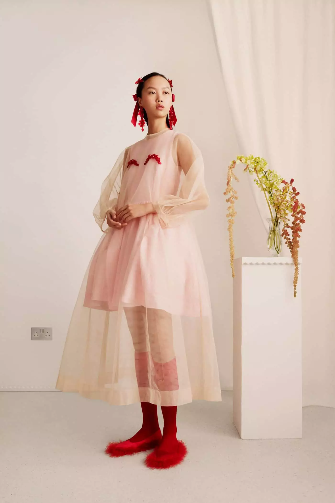 Peep Kolekcija H&M x Simone Rocha prav tukaj 2152_3